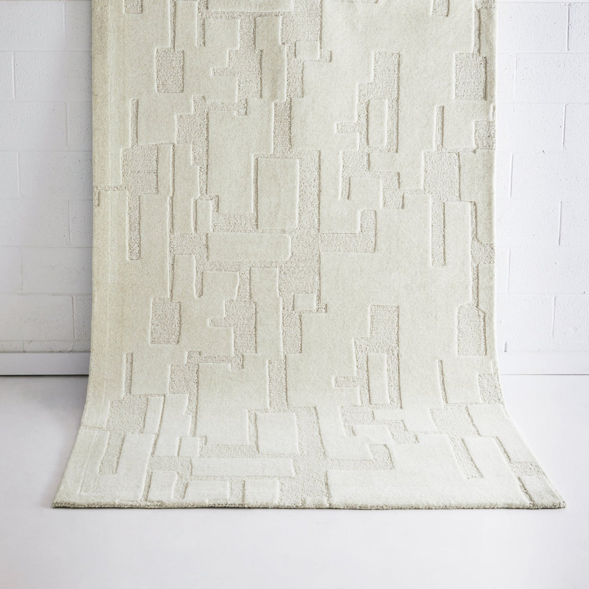 Albion Ivory Wool Rug | DecoRug Hand-Tufted Luxury
