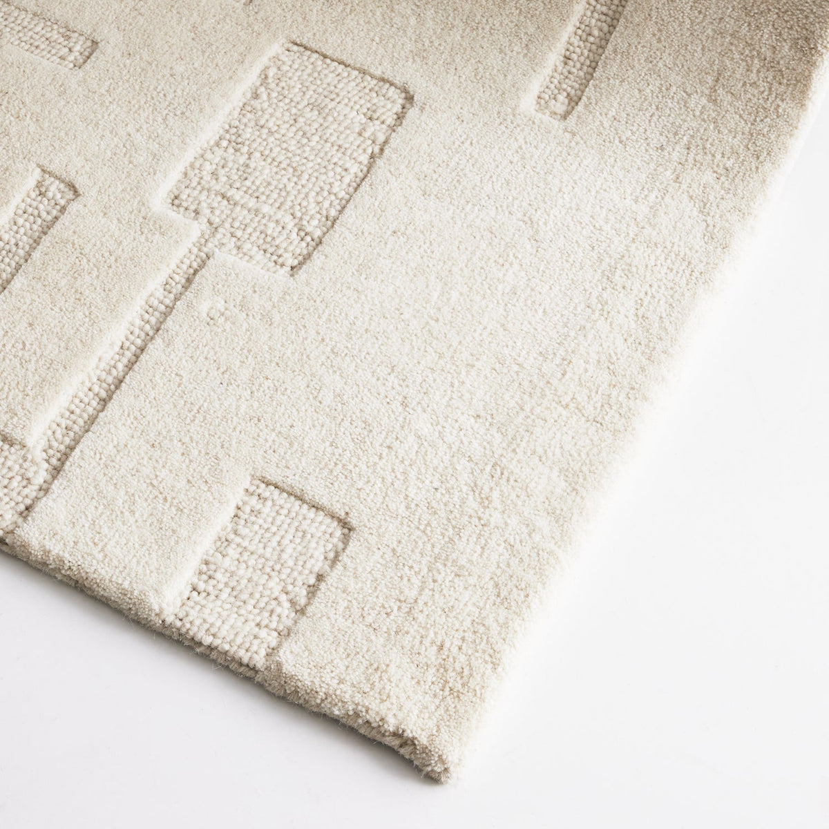 Albion Ivory Wool Rug | DecoRug Hand-Tufted Luxury