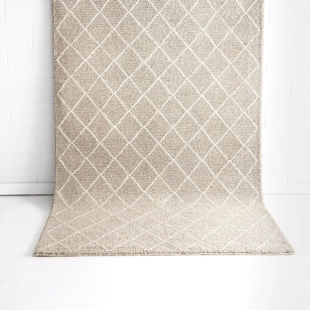 Argyle Beige Diamond Weave Rug | Modern Rugs At DecoRug
