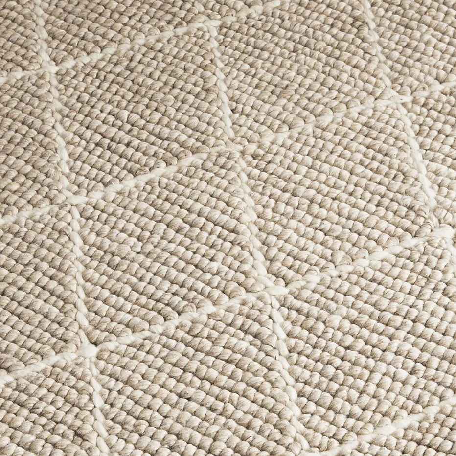 Argyle Beige Diamond Weave Rug | Modern Rugs At DecoRug